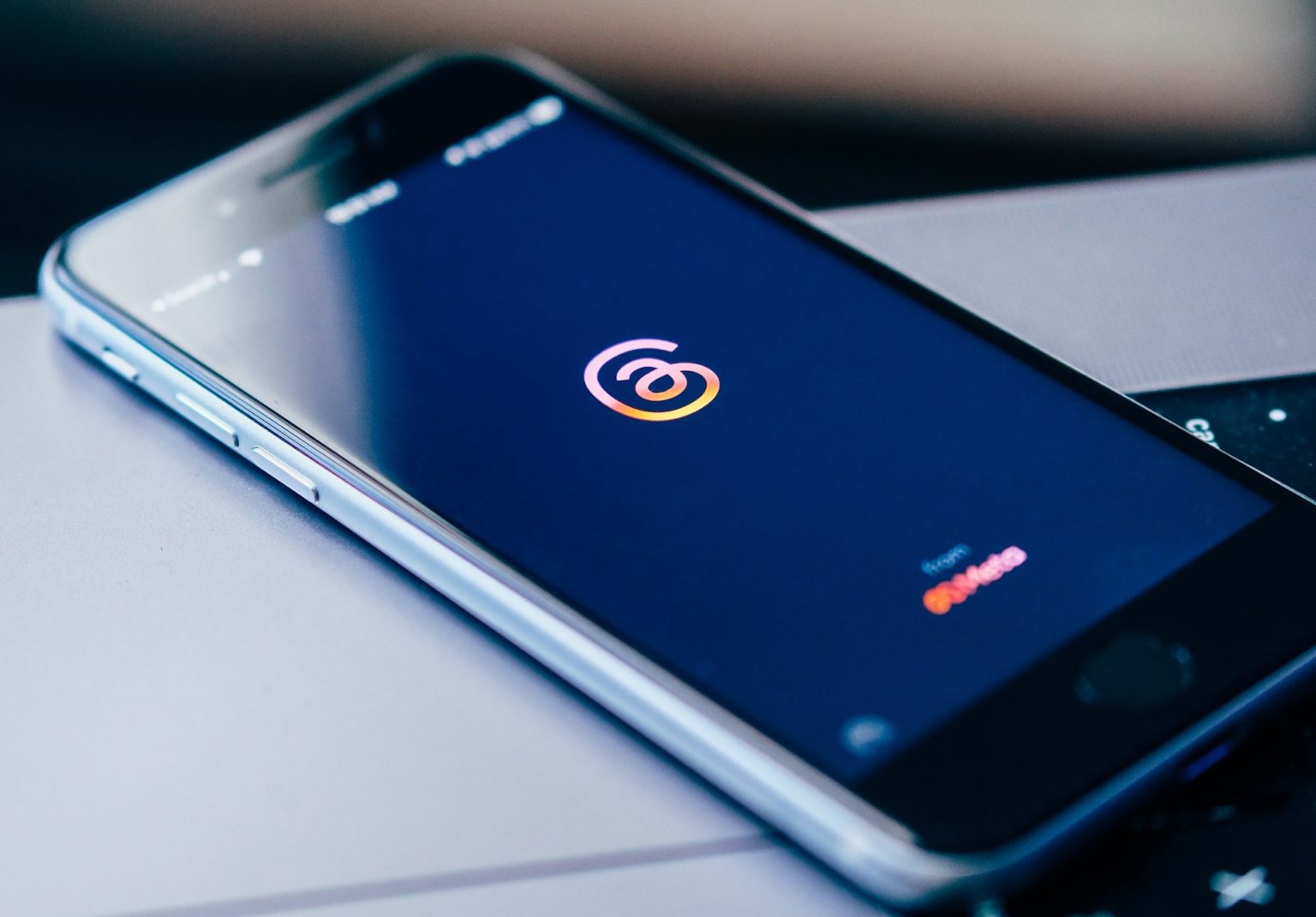 Threadsマークをインスタのプロフィールから消す方法と非表示の影響を解説！ | 株式会社LEFANA（レファーナ）